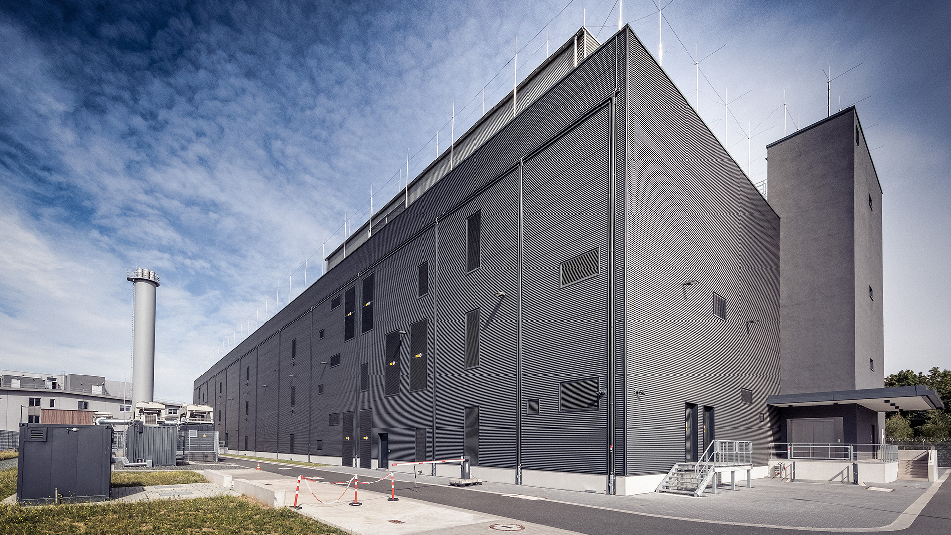 Fans for data centers: cool servers mean secure data | mag